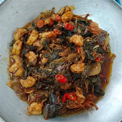 မိသားစု Online Cooking Foodstuff ချဥ်ပေါင် ပုဇွန်အစပ်လေးချက်🦐🦐🌶🌶 ကြက်သွန်ဖြူနီ ဆီသပ်ပါ အနံ့မ