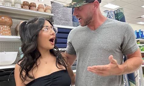 AVN Media Network on Twitter: "Model Cami Strella Joins Johnny Sins in OnlyFans Scene https://ow ...