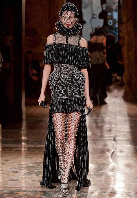 Самые красивые платья Alexander McQueen, фото платьев