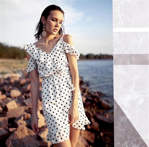 Коротка сукня в горох Volan — ціна 500 грн у каталозі Короткі сукні Купити жіночі речі за