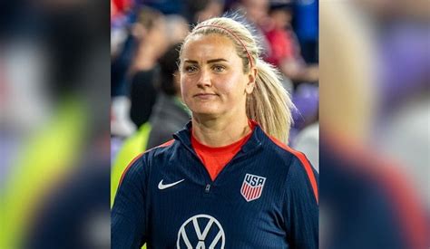 Uswnt Captain Lindsey Heaps Signs Four Year Deal With Denver Summit