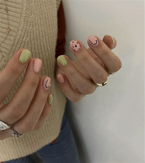 Корейский маникюр дизайн ногтей минимализм Дизайнерские ногти Ногти Красивые ногти