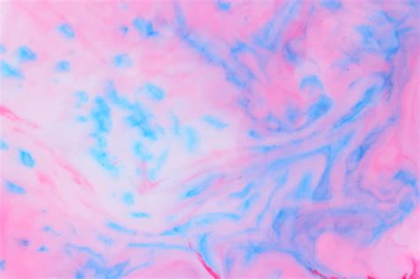 추상 블루 핑크 배경 핑크 수채화 패턴 홀로그램 물방울 팝 아트의 질감 디자이너 홀로그램 페인트 액체에 대 한 최소한의 배경 색 곤색에 대한 스톡 사진 및 기타 이미지