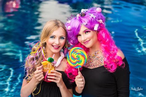 תחפושות פורים למכירה 2025 מחפשת תחפושת זוגית של משחקי הכס Facebook