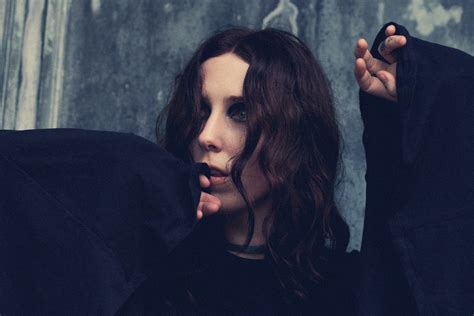 Chelsea Wolfe Z Teledyskiem Do Tunnel Lights Podprogiem