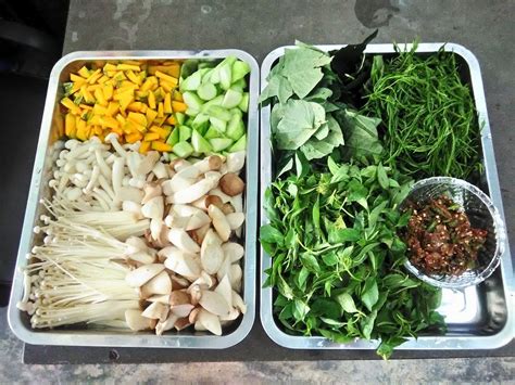 แกงเปรอะเห็ดสด สูตรอาหาร วิธีทำ แม่บ้าน อาหาร เนยขาว ตะไคร้