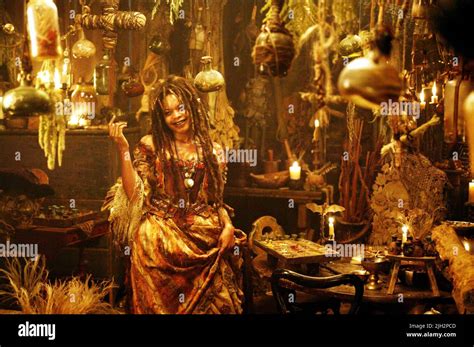 Naomie Harris Pirates Of The Caribbean Dead Mans Chest 2006 Stock
