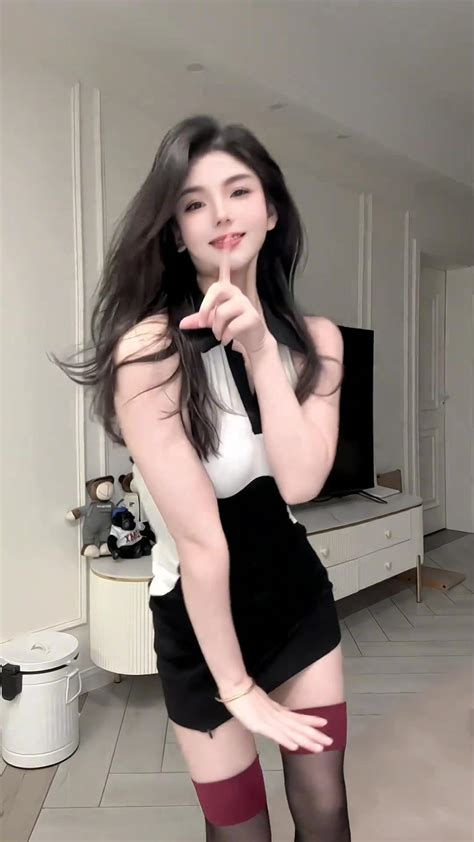 Beautiful Chinese Girls One News Page Video