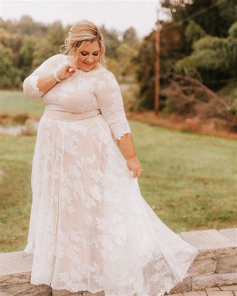 15 Sustainable Plus Size Wedding Dresses For Mindful Brides