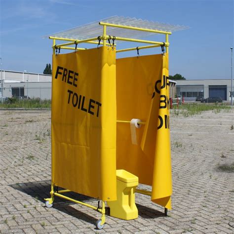 Ellie Birkhead Uses Human Hair And Manure To Make Region Specific Bricks