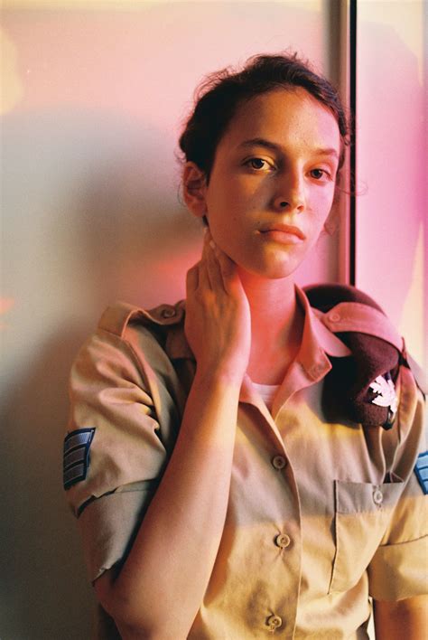 Photos From The Everyday Lives Of Young Female Israeli Soldiers