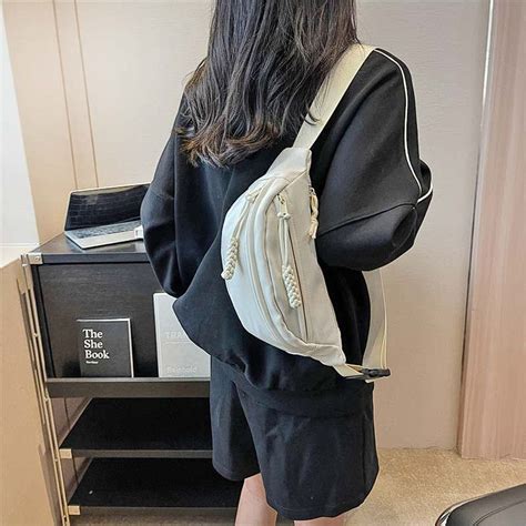 아리아리상점 여행용여성크로스백 크로스백여성 클래식 베이잭 지퍼포켓 캐주얼 남녀 슬링백 크로스백 여행용크로스백 여성크로스백 가벼운여성크로스백