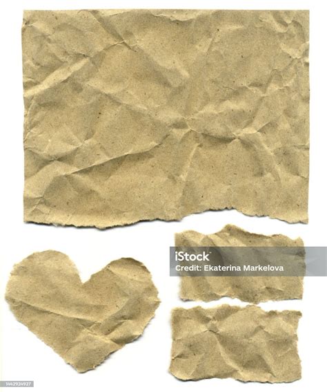 가장자리가 찢어진 갈색 종이 3개와 하트 모양의 종이 조각 1개를 배경으로 하는 세트 0명에 대한 스톡 사진 및 기타 이미지 0명 갈색 갈색 배경 Istock