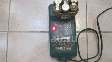 Зарядное для акб шуруповёрта Makita Dc1414 T — купить в Красноярске Состояние Б у Расходные