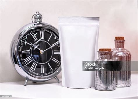 커피 차를 저장하기위한 종이 생태 가방의 템플릿 크리스마스와 새해 선물용 진공 포장 0명에 대한 스톡 사진 및 기타 이미지 0명 12월 14 Istock