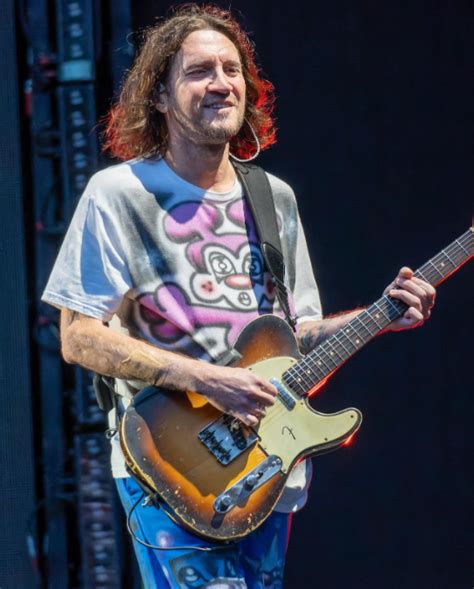 John Frusciantes Guitar Style A Deep Dive Into Influences Techniques
