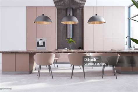 의자가 있는 큰 대리석 식탁 베이지색 벽 현대적인 램프가 있는 현대적인 주방 인테리어 디자인의 전면 모습 3d 렌더링 0명에 대한 스톡 사진 및 기타 이미지 Istock