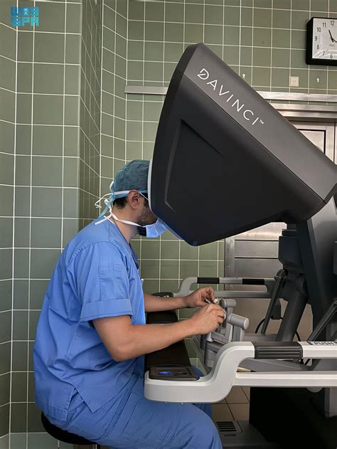 صحي إجراء أول عملية قلب مفتوح بالروبوت الجراحي بمستشفى الملك فهد