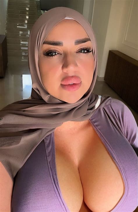 Zainab Berjawi Leaked Big Boob Jennalee050