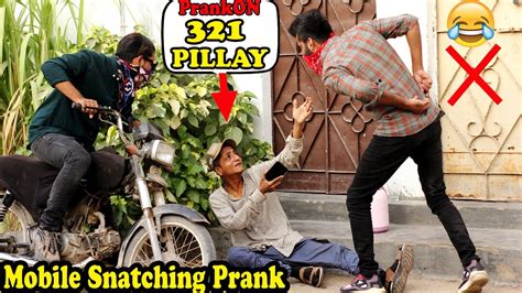 Mobile Snatcher Prank In Karachi P Waqasranaofficial Zaidchulbula Youtube