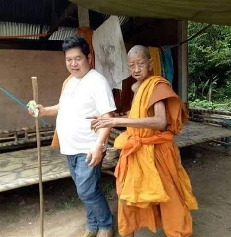 วัตถุมงคลหลวงปู่ข้าวแห้งบายกริมแท้ ทันหลวงปู่ปลุกเสก ตำหนักอาจารย์สมบัติ