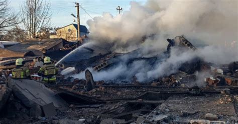 На Львівщині внаслідок падіння уламків збитого дрона пошкоджений будинок влада