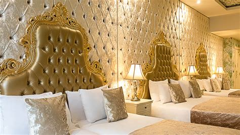 Overnight Stay With Bubbles And Breakfast At The Dixie Dean Hotel For