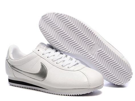 Отзывы на Кроссовки Nike Cortez