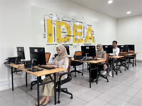 Laboratorium Analisis Data Fakultas Vokasi Universitas Sumatera Utara
