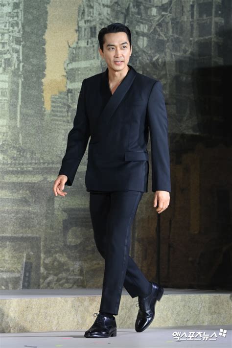 송승헌 폐허 속 남다른 멋짐[엑s Hd포토]