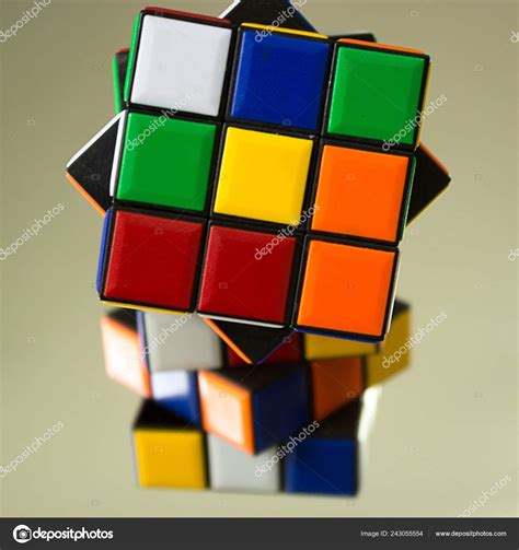 rubiks cube illusion