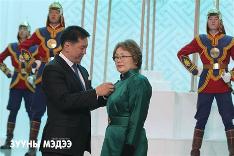 ФОТО Олон улсын сувилагчдын өдрийг тохиолдуулан төрийн дээд одон медалиар шагналаа