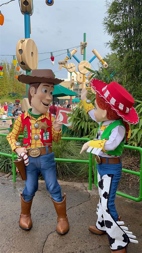 Woody And Jessie Are Full Of Festive Cheer At Disneys Hollywood