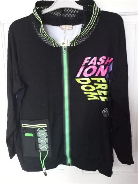 Бомбер на молнії — ціна 1390 грн у каталозі Худі Купити жіночі речі за