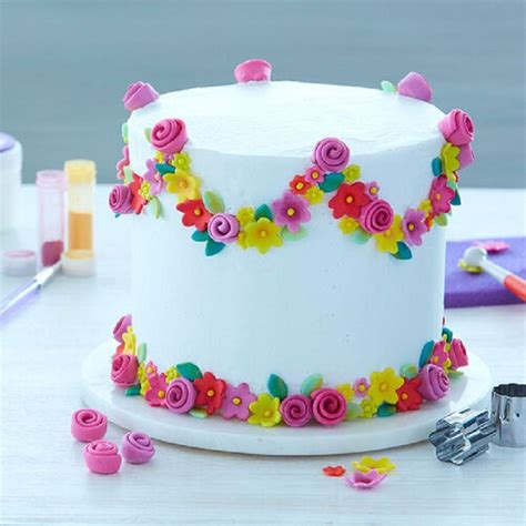 How To Decorate With Fondant Shapes And Cut Outs Kit 14 Piece Cake Dec