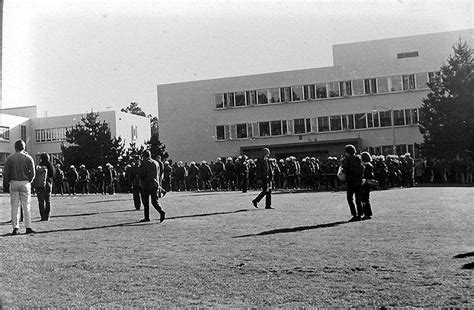 Filesfsu Strike Cops On Quad In Formation And Distance Drescher