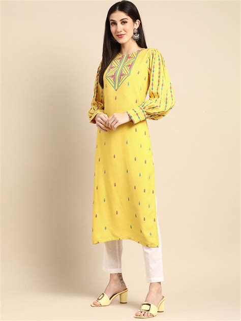 5 Beautiful Yellow Punjabi Suit Designs You Can Don To Celebrate Lohri