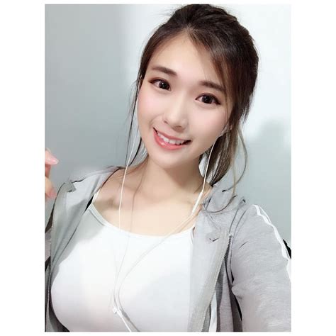 謝薇安vivian Di Instagram 馬尾女孩 十萬伏特 發電機 戀愛了 ️