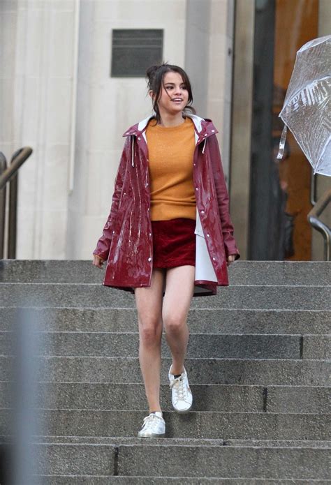 Hot And Bikini Pictures Of Sexy Selena Gomez