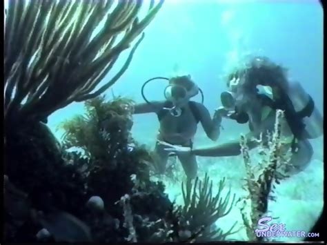 SexUnderwater E0006 Scuba Girls Play In The Ocean Underwater In Ocean Play 3