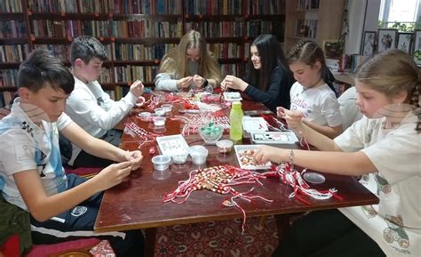 Деца изработиха мартеници с кауза в плевенско село Утро