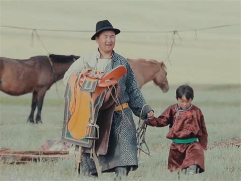 Өнөөдөр аавуудын өдөр