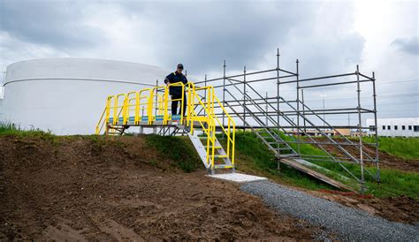 The Alternative To Scaffolding Saferack The Alternative To Scaffolding Saferack