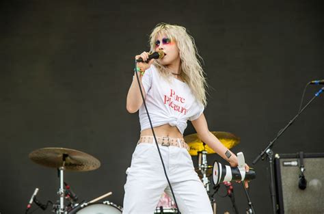 Hayley Williams Covers Radioheads Fake Plastic Trees