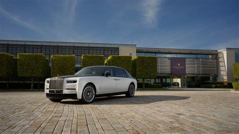Rolls Royce Phantom Dimensions