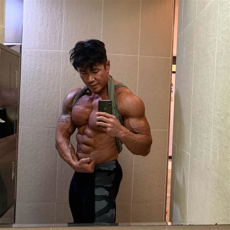 Jun Young Hong