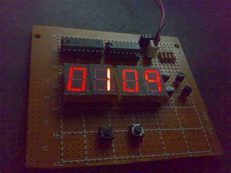 circuit desolator digital clock using pic16f628a microcontroller