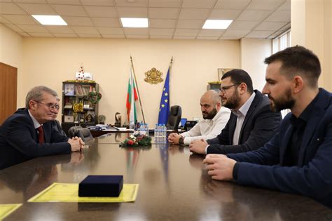 🤝 Министърът на здравеопазването проф Христо Хинков връчи награди „Посланици на донорството“ на