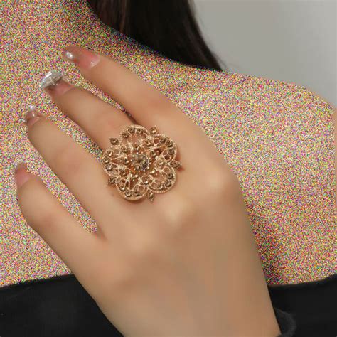 مدل انگشتر گل بزرگ طلا شیک و دخترانه انگشتر گل طلا عروس