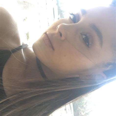 12 Ariana Grande Without Makeup Photos Will Surprise You